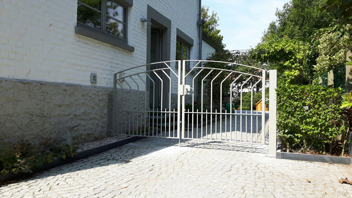 Portails - Art-Métal - Entreprise de ferronnerie d’art et de bâtiment.